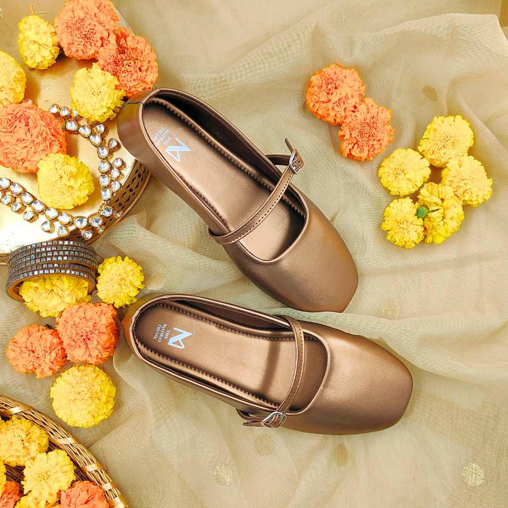 Meri jaan Bronze – The Madras Trunk