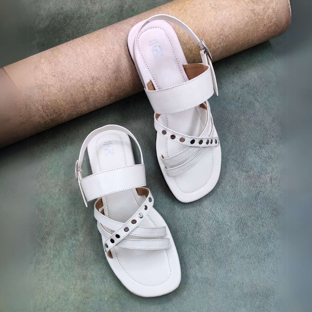 Arlo White – The Madras Trunk